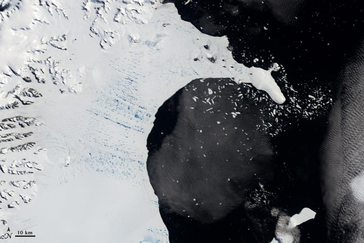 One of the Largest Icebergs Ever Recorded Breaks Off From Antarctica ...