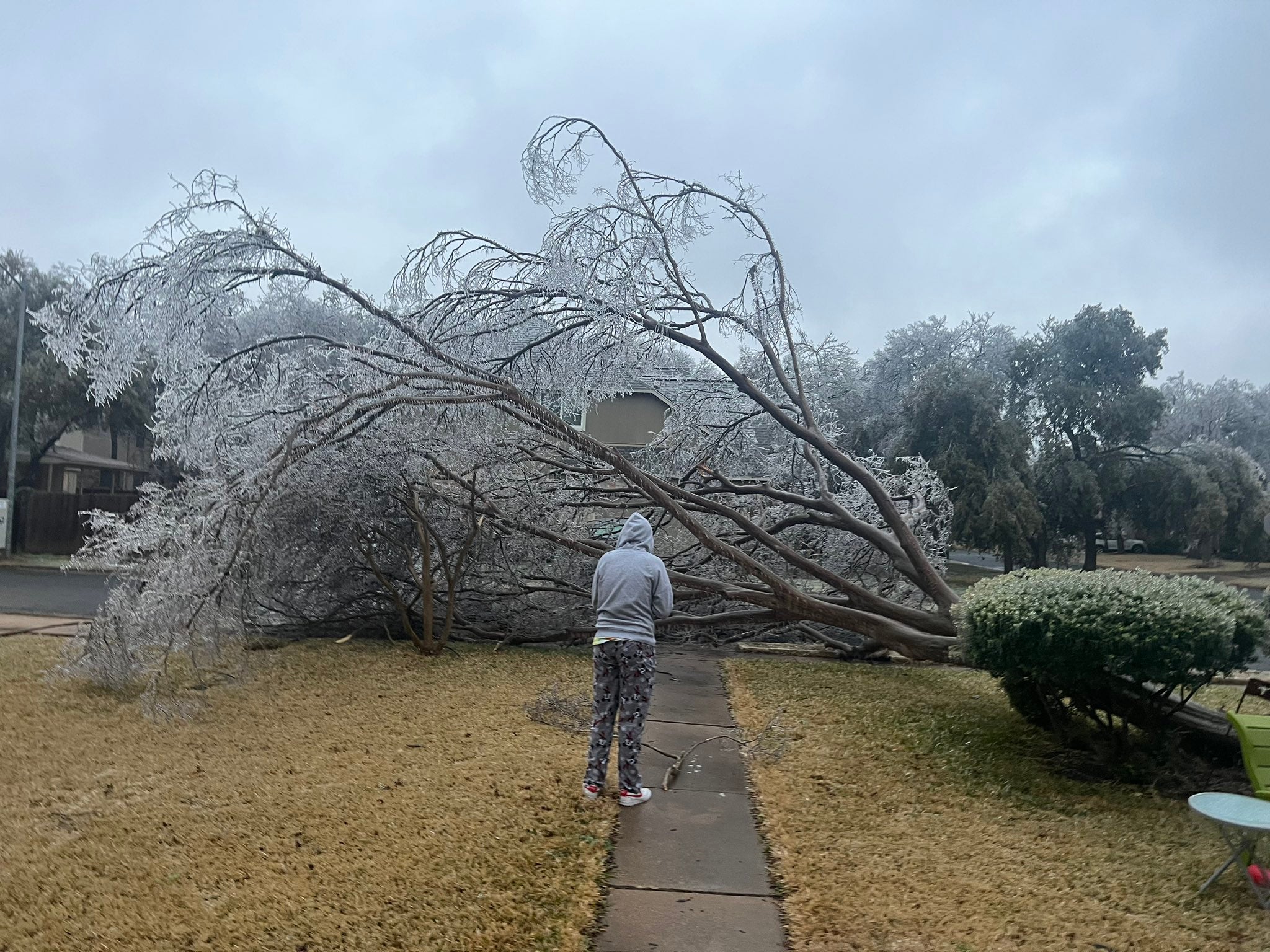 Ice Storm Blamed In At Least 10 Deaths; Power Outages Top 500,000 ...