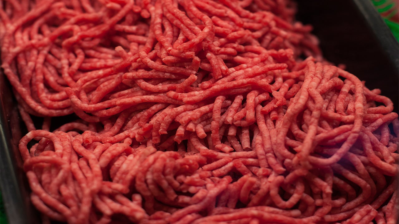 E. Coli-Tainted Ground Beef Kills 1, Sickens 17 and Prompts Nationwide ...