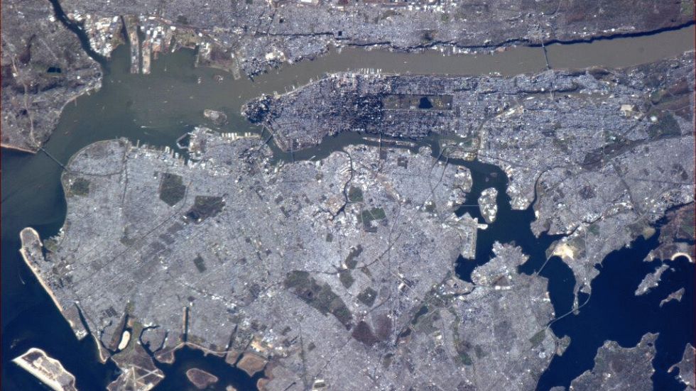 Dazzling Meteor Streaks Over Maine Lighthouse in Spectacular Photo ...