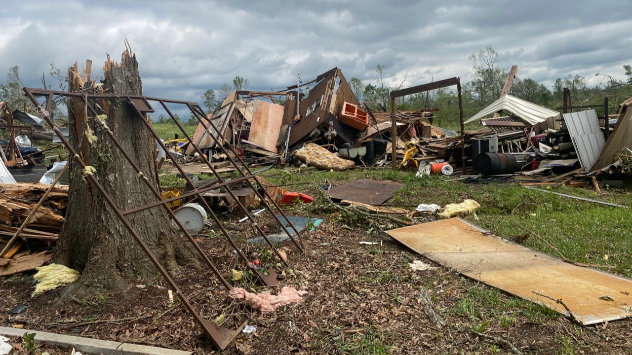 The Devastating Aftermath of a Catastrophic Tornado in Mississippi ...