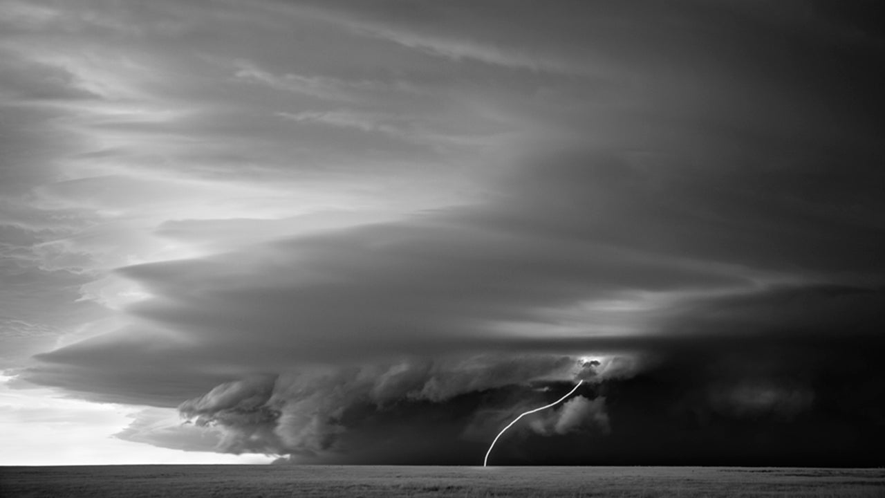 Landscape Photographer Chases Weather to Capture the Perfect Storm ...