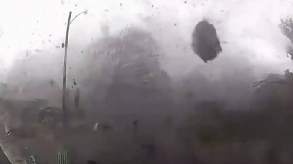 20 Yellowstone Wolves Killed by Hunters - Videos from The Weather Channel