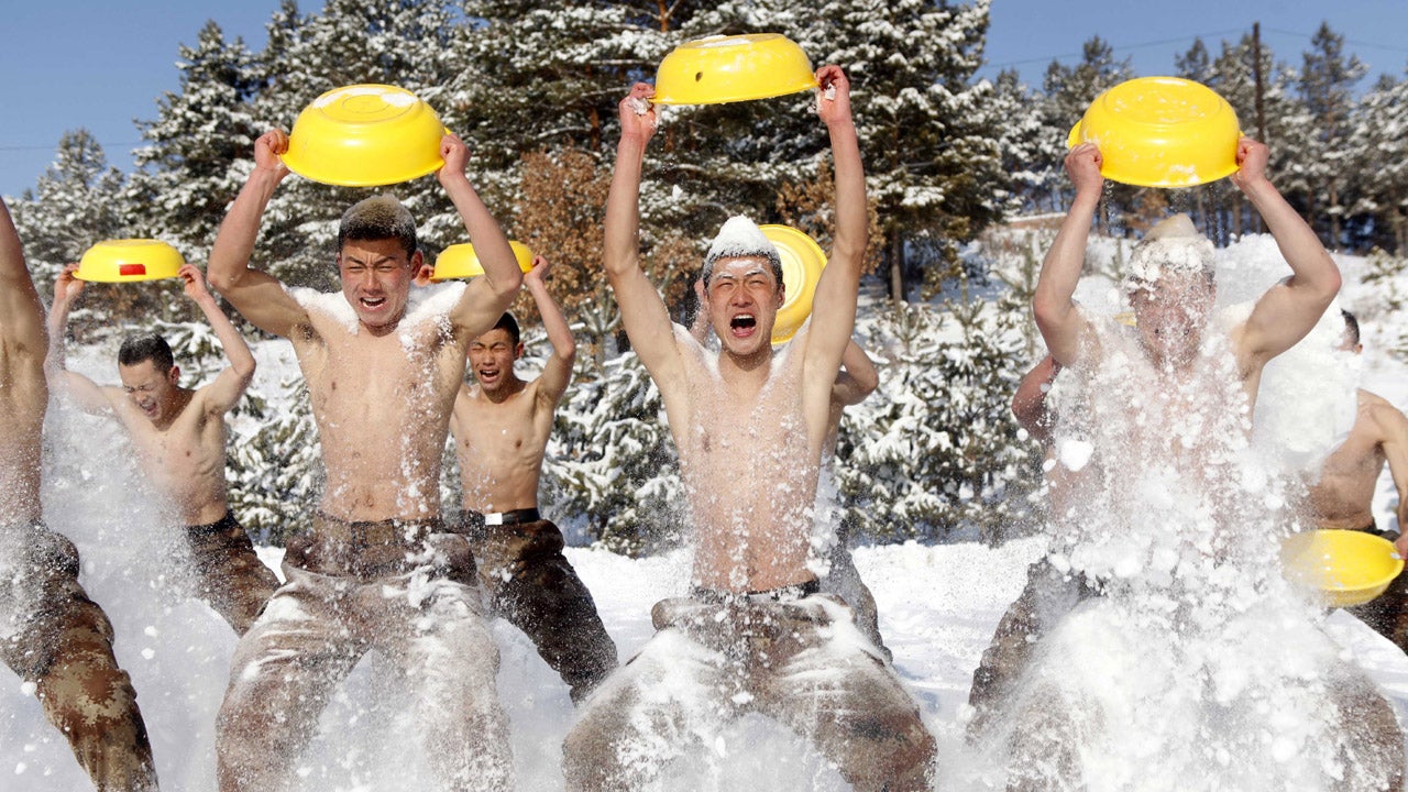 Chinese Soldiers Undergo Extreme Training Exercises in Frigid Weather ...