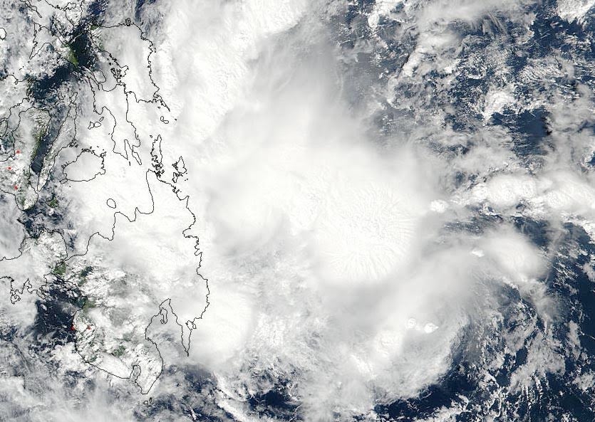 Eyewall of Fearsome Cyclone Gita Churns across Tonga | Weather Underground