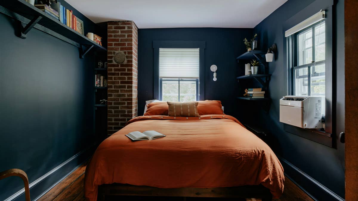 5 Paint Colors Interior Designers Say They’d Never Use in a Dark Room